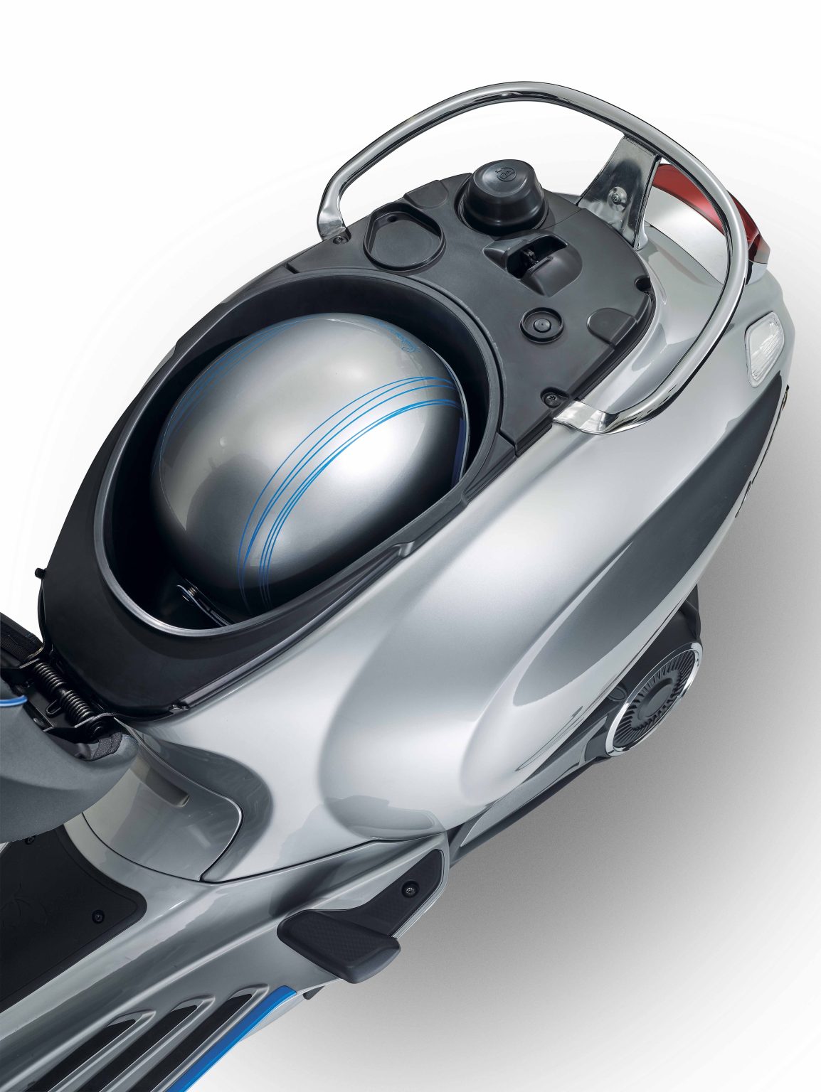 Motomobi News | Vespa Elettrica Sudah Bisa Dicoba di Plaza Senayan! - Motomobi News