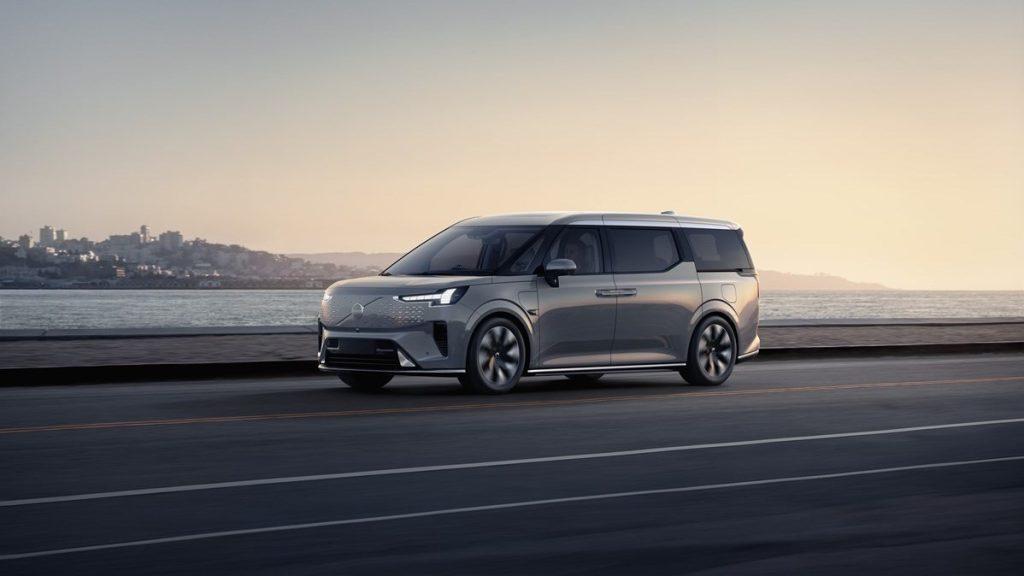 Motomobi News | Volvo EM90, 6-seater Yang Patut Buat Toyota Alphard ...