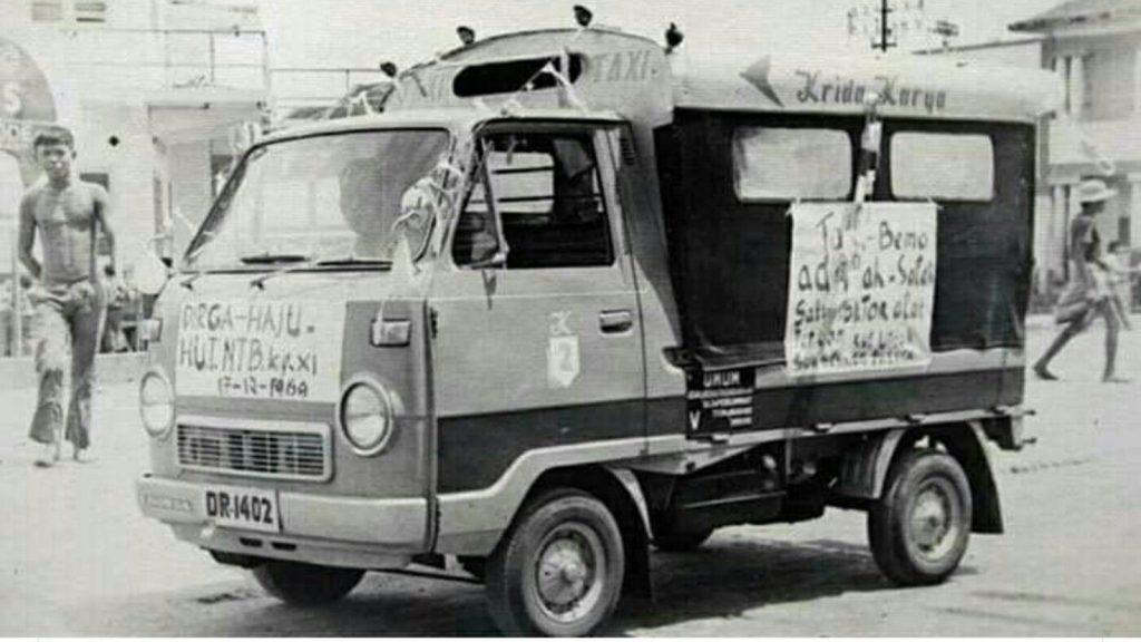 Motomobi News | Deretan Mobil Angkutan Umum Legendaris di Indonesia ...
