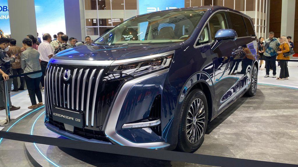 Motomobi News | MG Maxus 9 vs BYD Denza D9, Kereta Kencana Setrum Mulai Tebar Pesona - Motomobi News