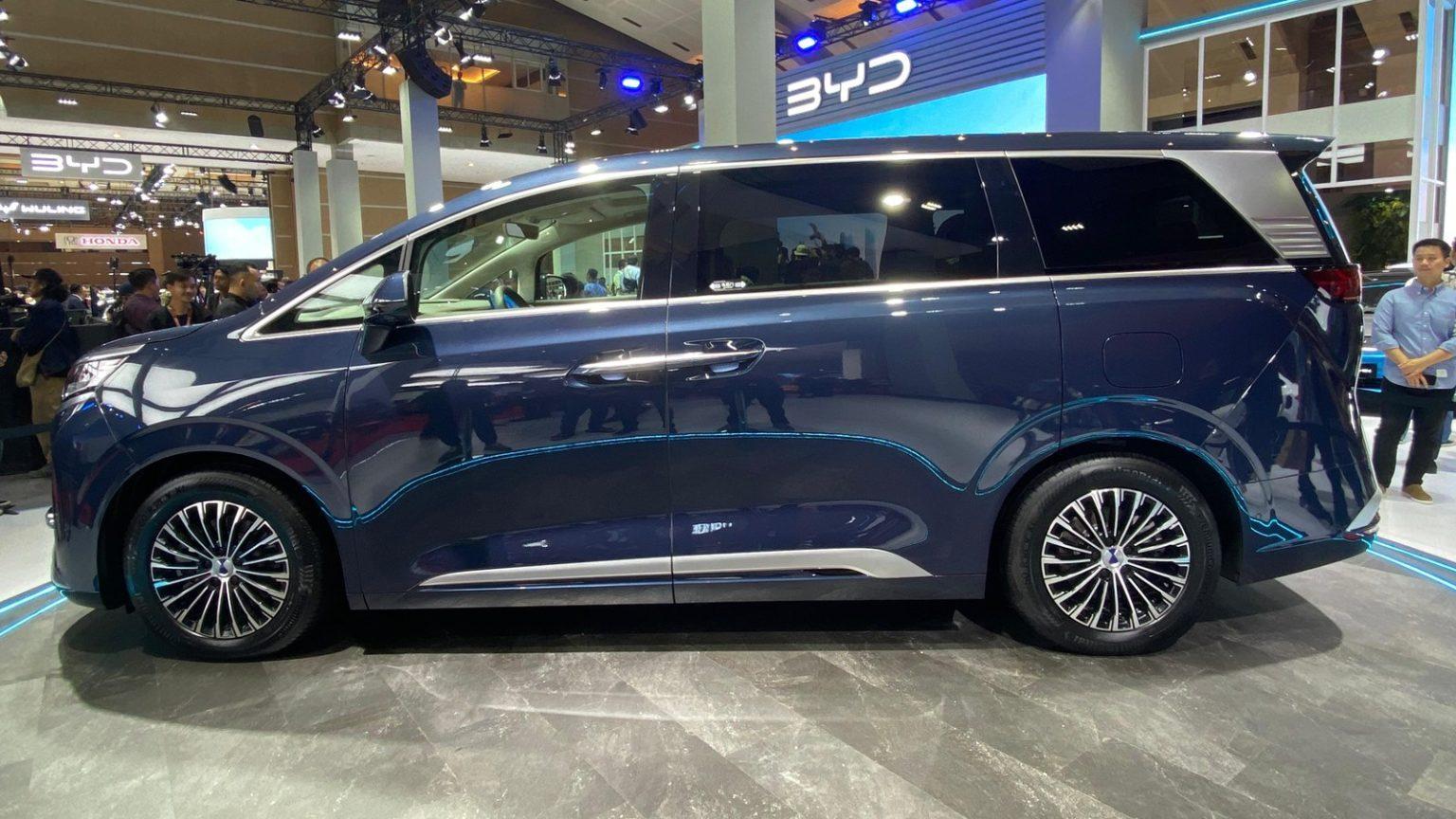 Motomobi News | MG Maxus 9 vs BYD Denza D9, Kereta Kencana Setrum Mulai Tebar Pesona - Motomobi News